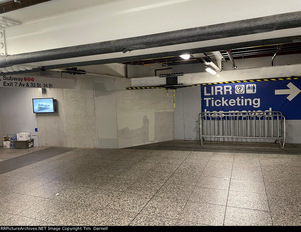 Former location of multiple LIRR ticketing windows.